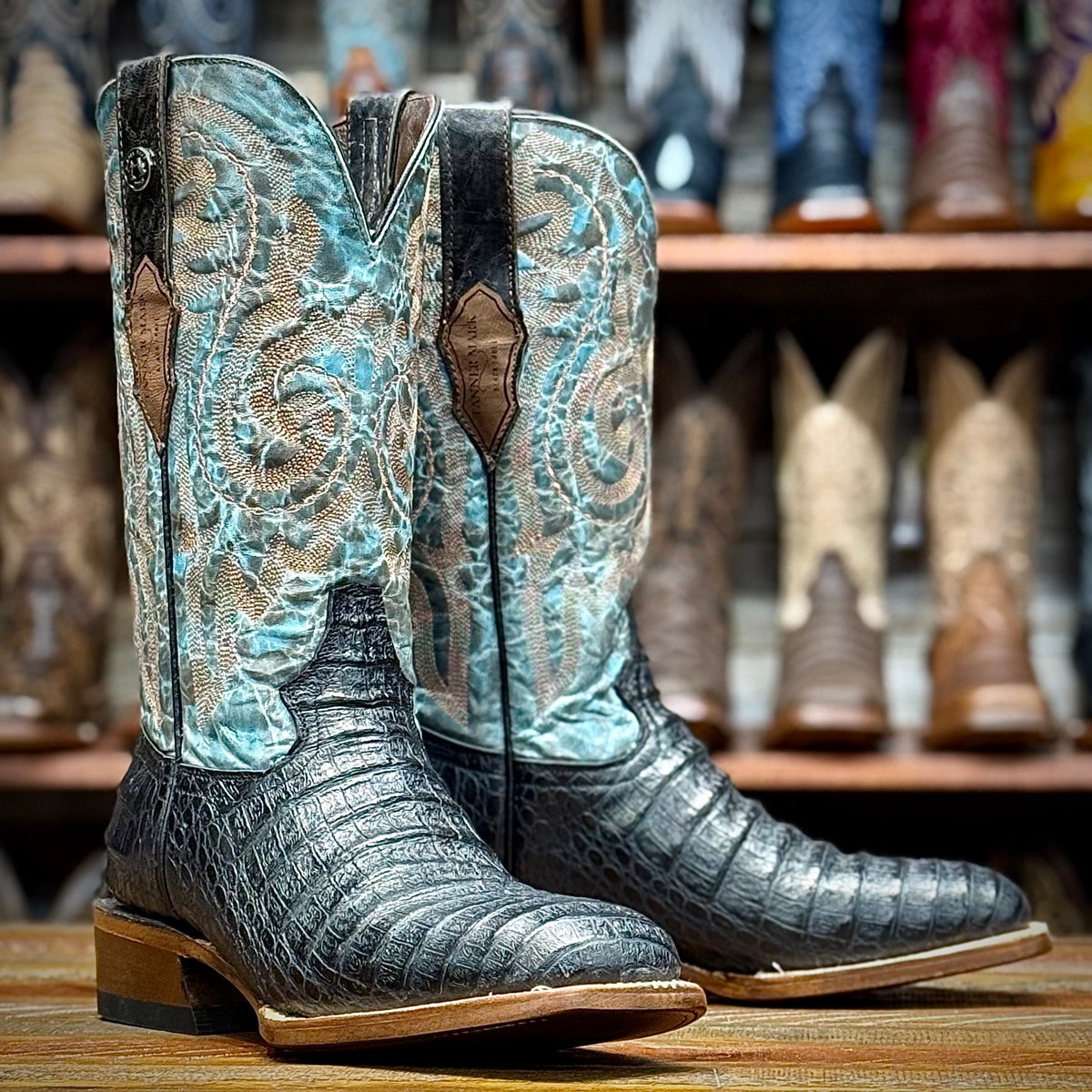 TM0581 – Tanner Mark Boots