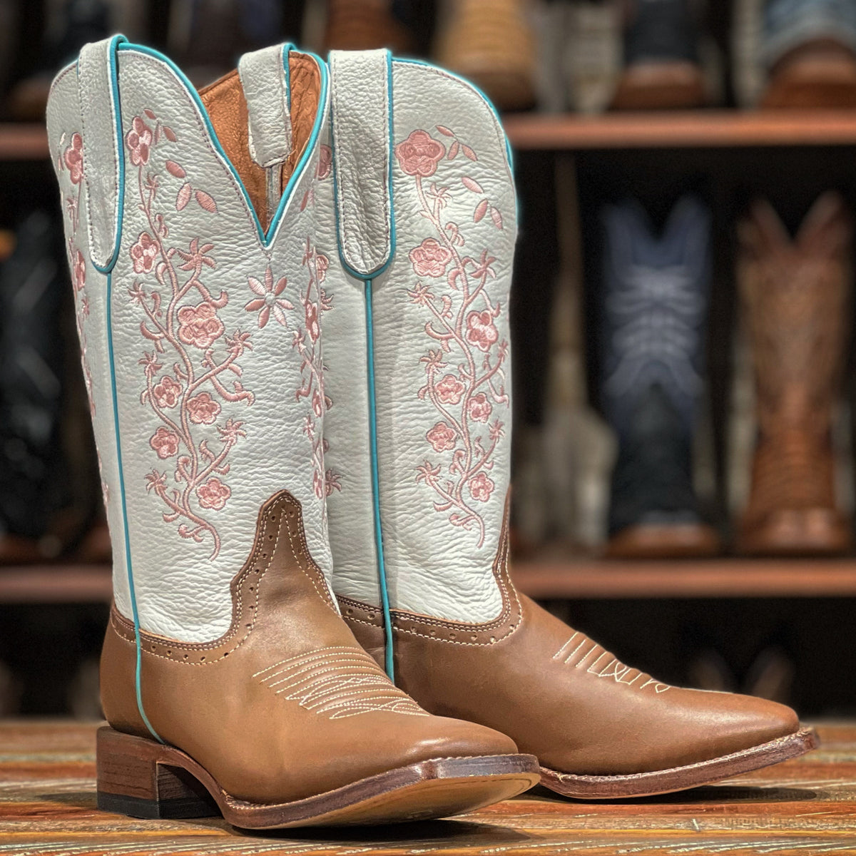 TML205108 – Tanner Mark Boots