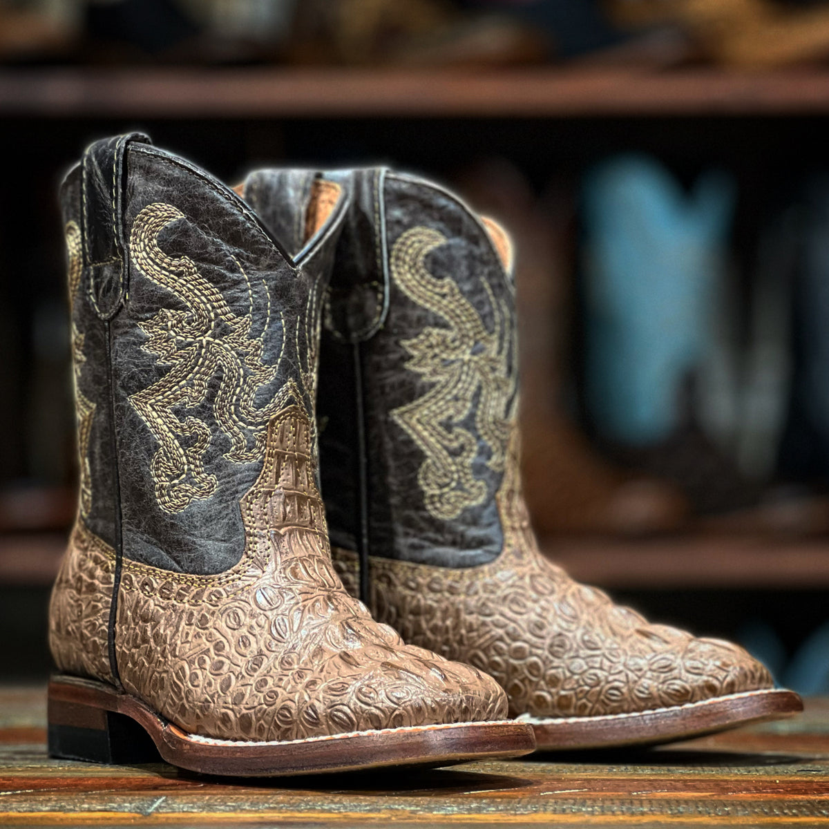 TMK205158 – Tanner Mark Boots